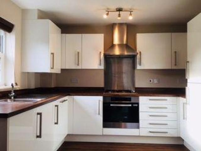 2 Bedrooms Flat for rent in Pritchard Court, Canterbury CT1