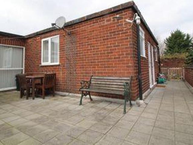 2 Bedrooms Flat for rent in Prospect Lane, Solihull, West Midlands B91