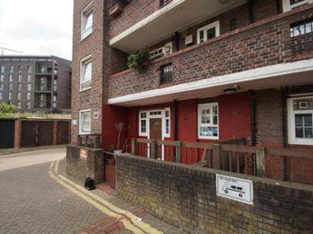 2 Bedrooms Flat for rent in Provost Estate, London N1