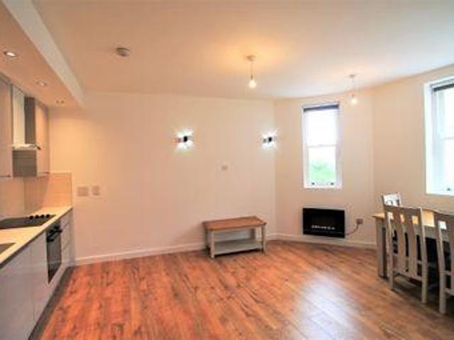 2 Bedrooms Flat for rent in Putney High Street, Putney, London SW15