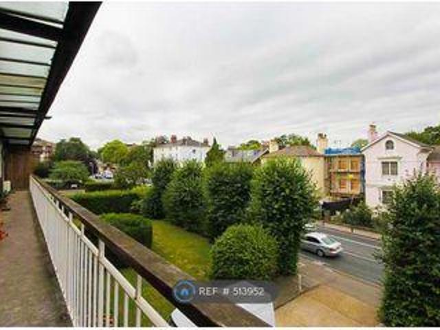 2 Bedrooms Flat for rent in Putney Hill, London SW15