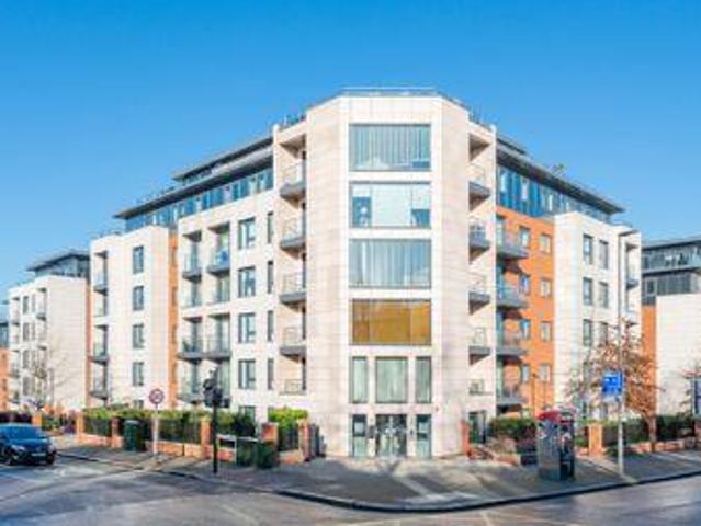 2 Bedrooms Flat for rent in Putney Hill, London SW15