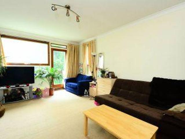 2 Bedrooms Flat for rent in Putney Hill, Putney SW15