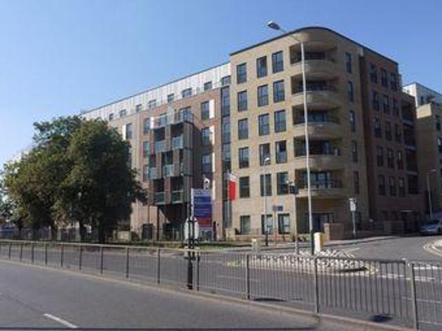 2 Bedrooms Flat for rent in Pulse Court, Maxwell Road, Romford, Essex RM7