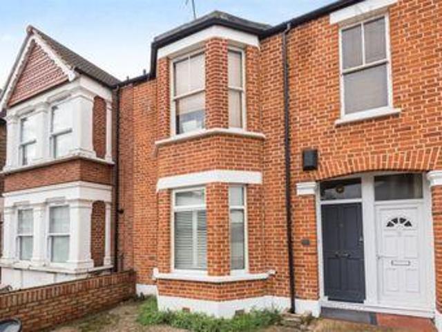2 Bedrooms Flat for rent in Pulteney Road, South Woodford E18