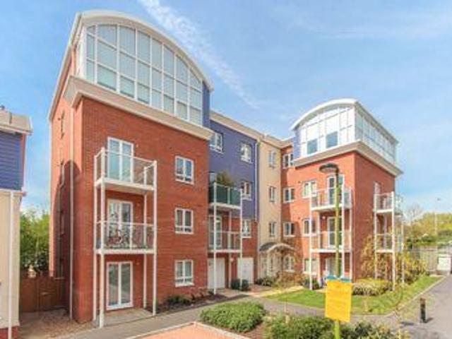 2 Bedrooms Flat for rent in Pumphouse Crescent, Watford WD17