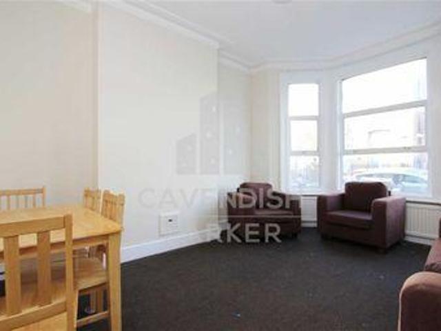 2 Bedrooms Flat for rent in Purves Road, Kensal Rise, London NW10