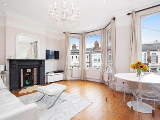 2 Bedrooms Flat for rent in Purves Road, London NW10