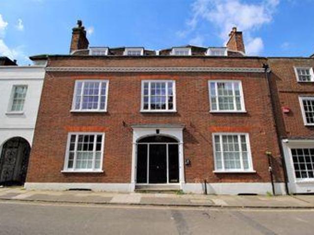 2 Bedrooms Flat for rent in Quarry Street, Guildford GU1