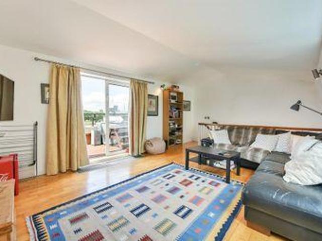 2 Bedrooms Flat for rent in Queen Of Denmark Court, London SE16