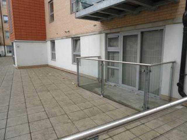2 Bedrooms Flat for rent in Queen Mary Avenue, South Woodford E18