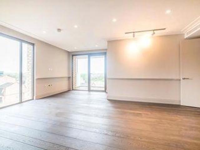 2 Bedrooms Flat for rent in Queen´s Wharf, 2 Crisp Road W6