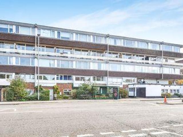 2 Bedrooms Flat for rent in Queen Street, Hitchin SG4