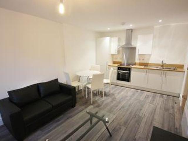 2 Bedrooms Flat for rent in Queen Street, Sheffield, South Yorkshire S1