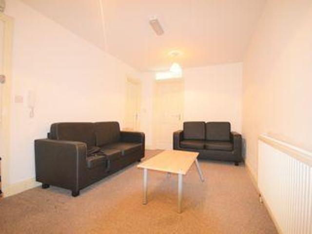 2 Bedrooms Flat for rent in Queenbridge Road, London E8