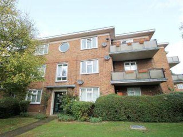 2 Bedrooms Flat for rent in Queens Court, Hatfield Road, St Albans AL1