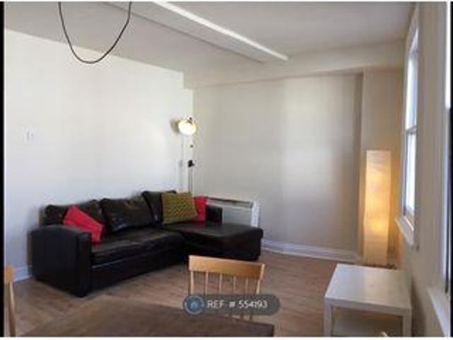 2 Bedrooms Flat for rent in Queens Crescent, London NW5