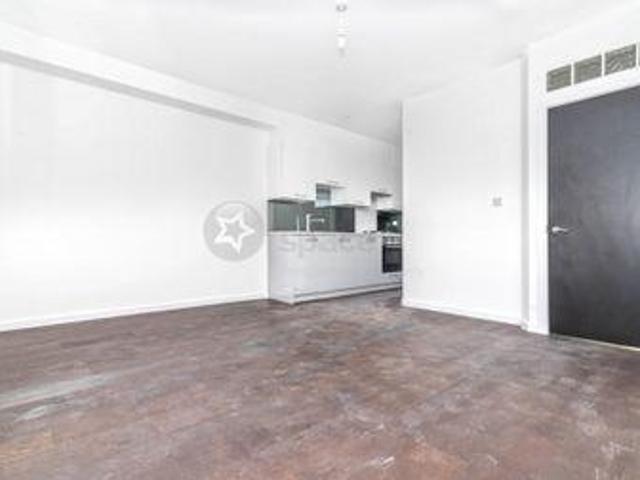 2 Bedrooms Flat for rent in Queens Drive, Finsbury Park N4
