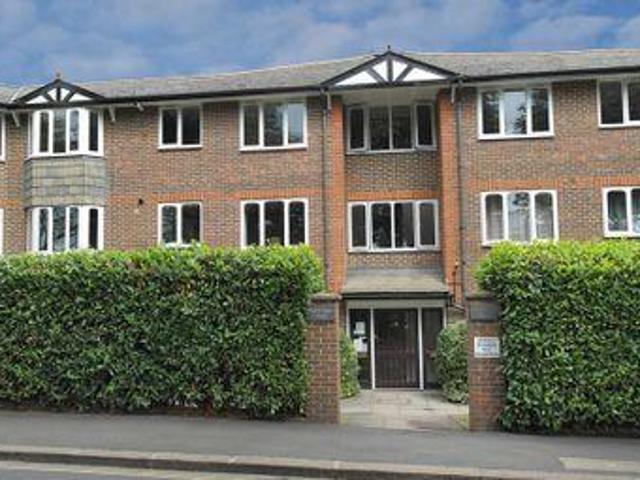 2 Bedrooms Flat for rent in Queens Drive, London W3