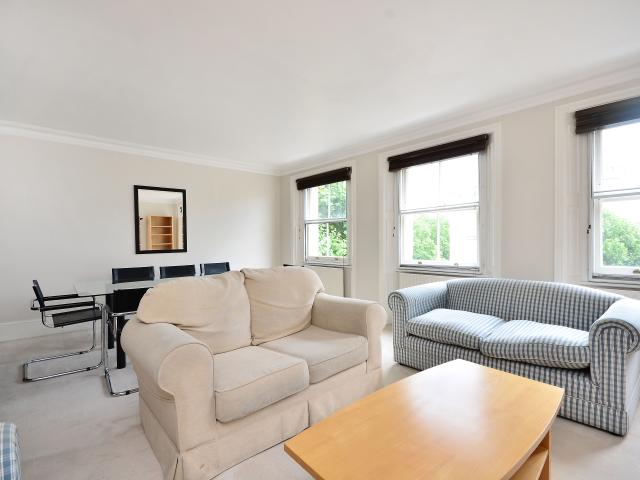2 Bedrooms Flat for Rent in Queens Gate | Foxtons