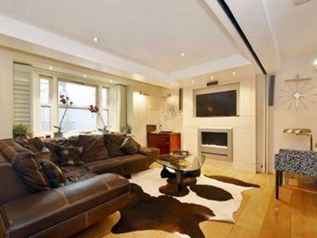 2 Bedrooms Flat for rent in Queens Gate, South Kensington SW7