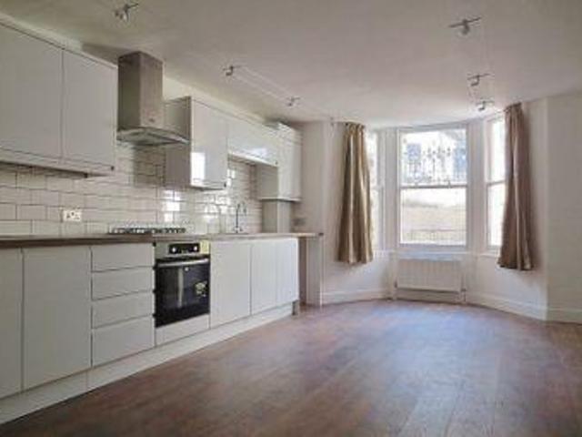 2 Bedrooms Flat for rent in Queens Park Road, Brighton BN2