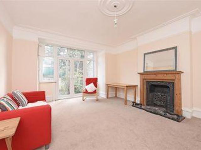 2 Bedrooms Flat for rent in Queens Road, Flat B, Wimbledon SW19