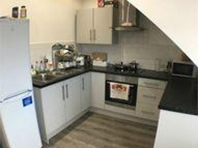 2 Bedrooms Flat for rent in Queens Road, Watford, Hertfordshire WD17
