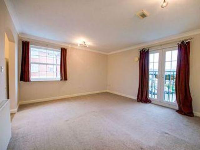 2 Bedrooms Flat for rent in Queensberry Place, London E12