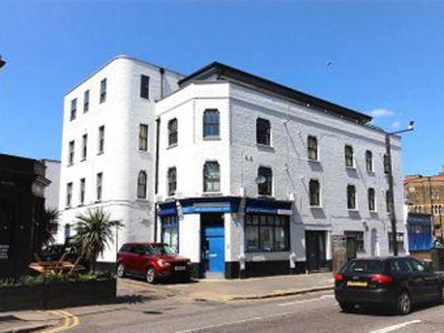 2 Bedrooms Flat for rent in Queensbridge Road, Dalston, London E8