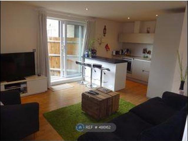 2 Bedrooms Flat for rent in Queensgate House, London E3