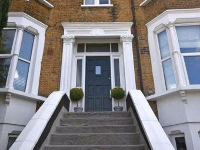 2 Bedrooms Flat for rent in Queensdown Road, London E5