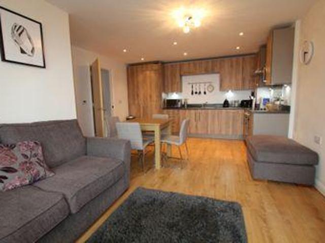 2 Bedrooms Flat for rent in Queensland Road, London N7