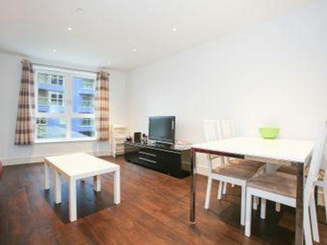 2 Bedrooms Flat for rent in Queensland Road, Queensland Road, London N7