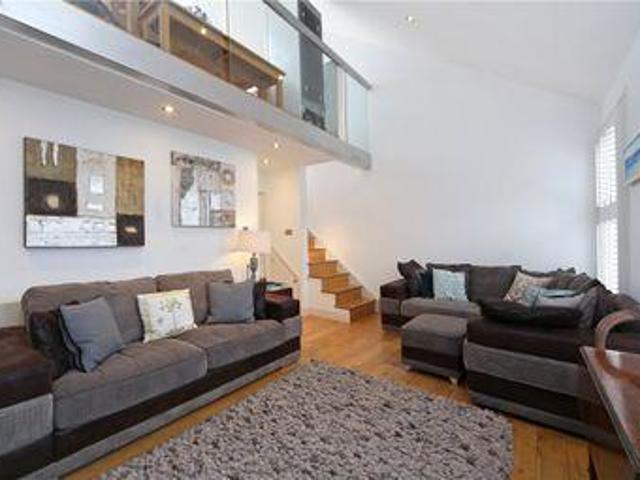 2 Bedrooms Flat for rent in Queensmill Road, London SW6