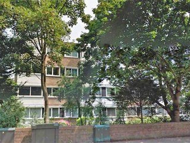 2 Bedrooms Flat for rent in Queenswood Gardens, Wanstead, London E11