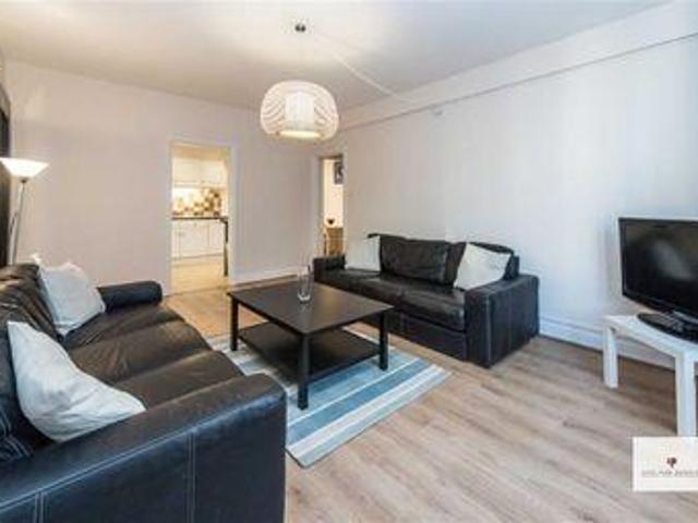 2 Bedrooms Flat for rent in Queensway, London W2