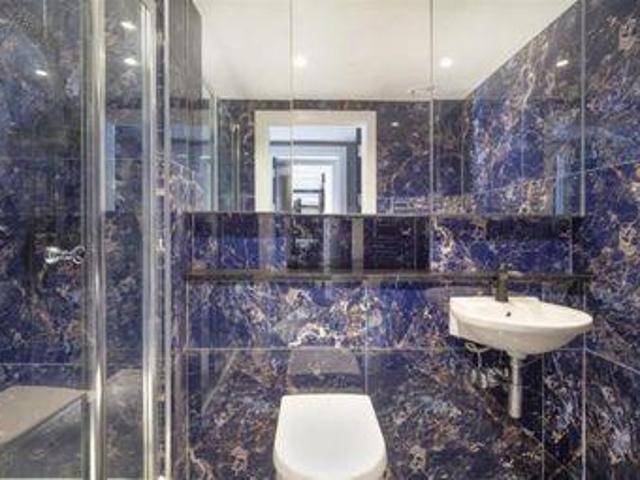2 Bedrooms Flat for rent in Queenstown Road, London SW8