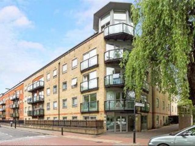 2 Bedrooms Flat for rent in Rotherhithe Street, London SE16