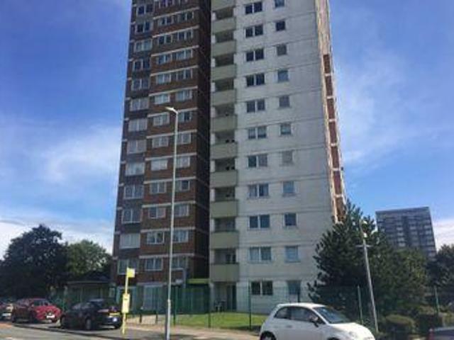 2 Bedrooms Flat for rent in Roughwood Drive, Kirkby, Liverpool L33
