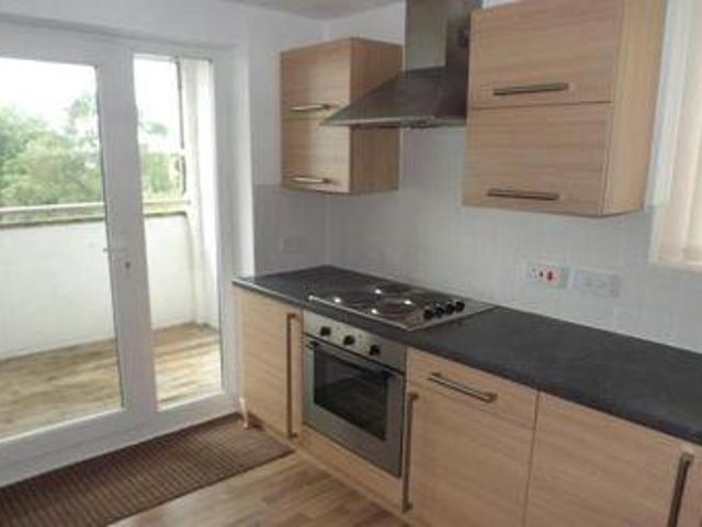 2 Bedrooms Flat for rent in Roughwood Drive, Liverpool L33