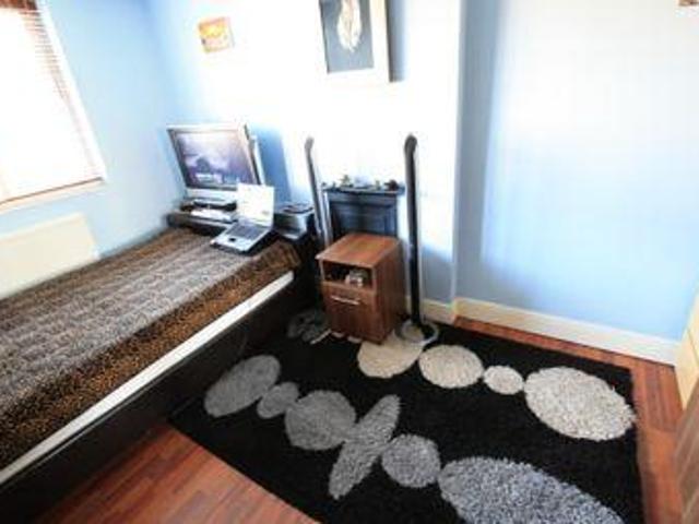 2 Bedrooms Flat for rent in Rowan Rd, Streatham SW16