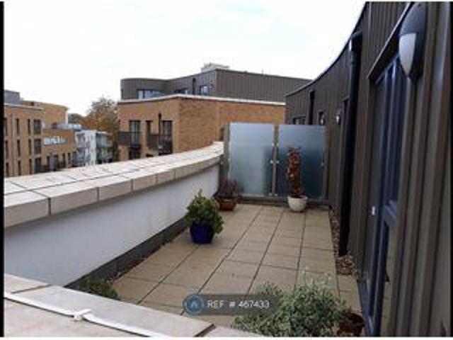 2 Bedrooms Flat for rent in Royal Court, Croydon CR0