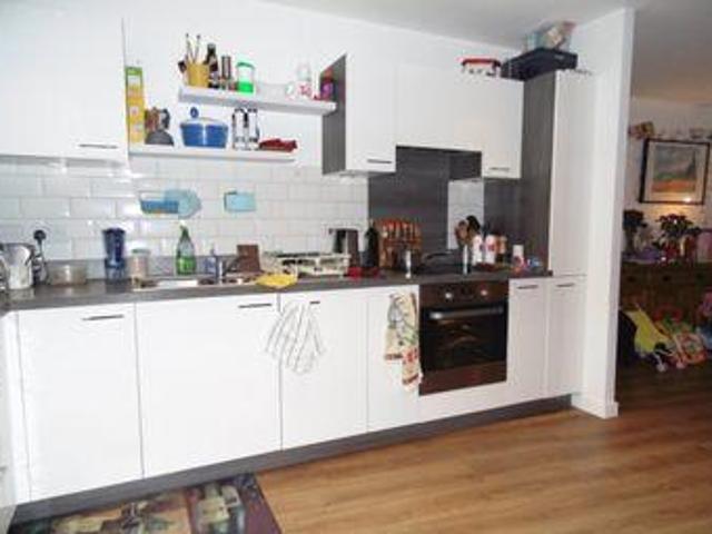 2 Bedrooms Flat for rent in Royal Court, Croydon CR0