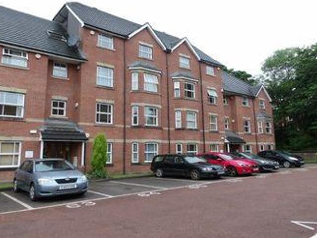 2 Bedrooms Flat for rent in Royal Court Drive, Bolton BL1