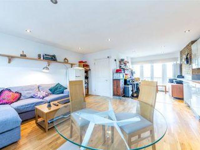 2 Bedrooms Flat for rent in Royal College Street, Camden, London NW1