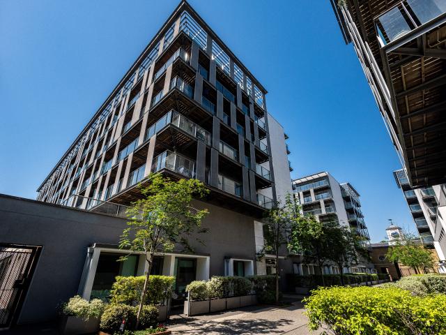 2 Bedrooms Flat for Rent in Royal Carriage Mews | Foxtons