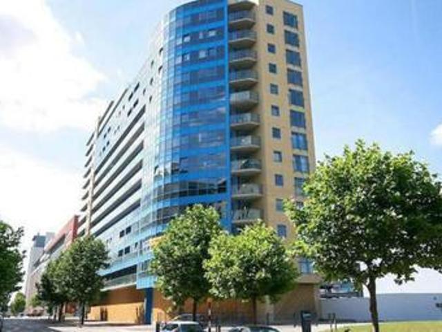 2 Bedrooms Flat for rent in Royal Docks, London E16