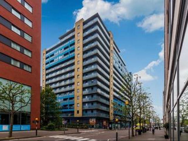 2 Bedrooms Flat for rent in Royal Docks, London E16