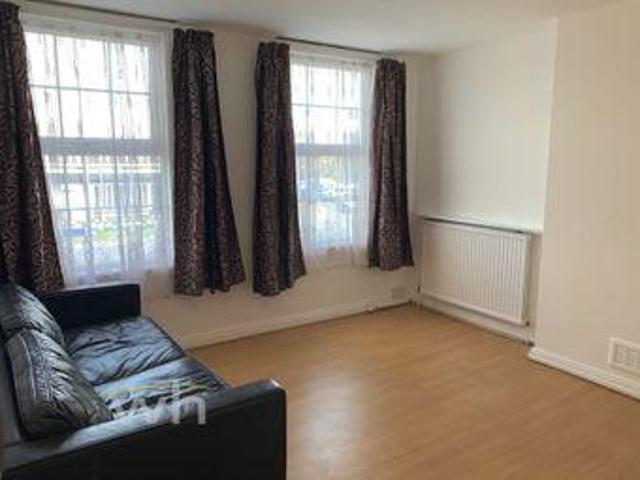 2 Bedrooms Flat for rent in Royal Parade, Hanger Lane W5